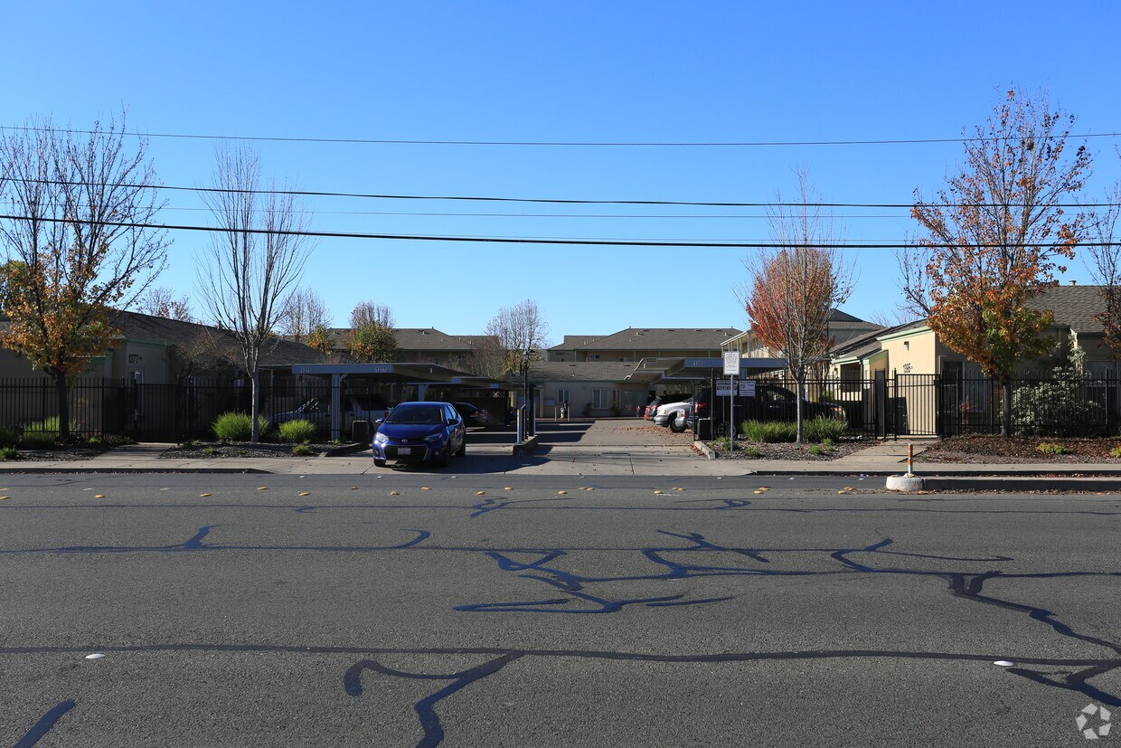 Spring Meadows Apartments - 1375-1395 Fulton Rd Santa Rosa, CA 95401 ...