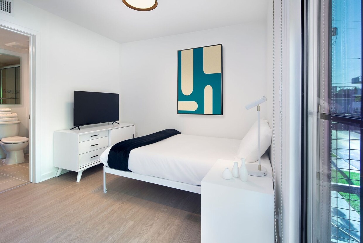 Luxe East - Apartments in Los Angeles, CA | Westside Rentals