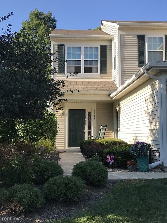 1340 Brookdale Dr, Carpentersville, IL 60110 - House Rental in ...