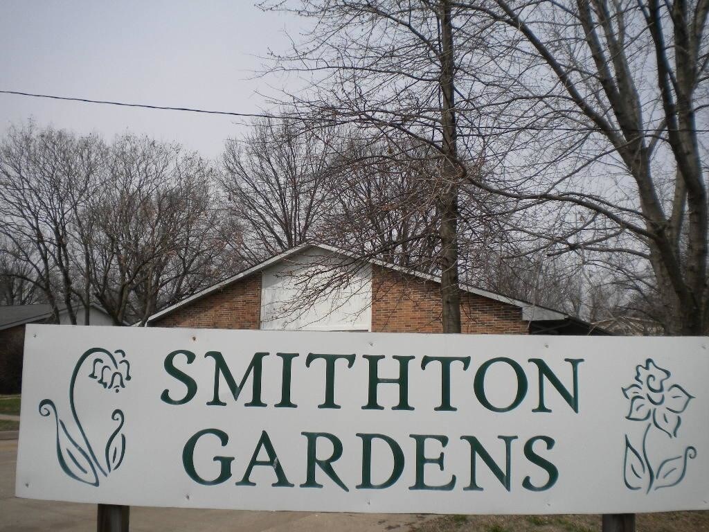 300 W Clay St Unit 6, Smithton, MO 65350 - Room for Rent in Smithton ...