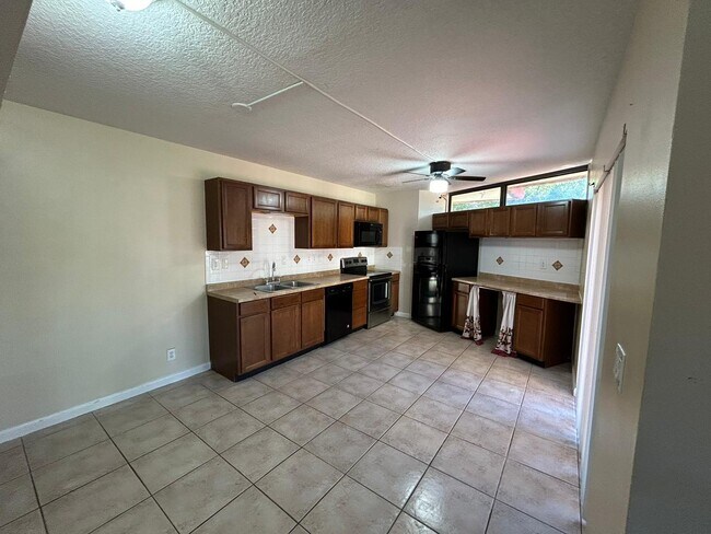 3698 Victoria Dr, West Palm Beach, FL 33406 - Townhome Rentals in West ...