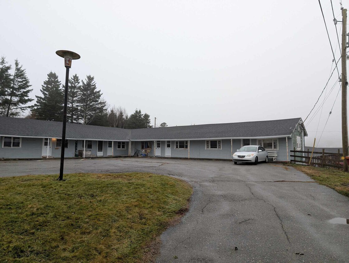 365 Nova Scotia Trunk 1 Unit 4, Yarmouth, NS B5A 4A9 - Apartment for ...