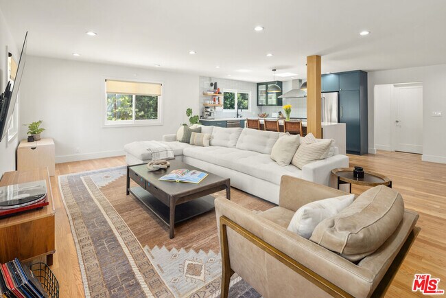 886 Hilldale Ave, West Hollywood, CA 90069 - House Rental in West Hollywood, CA | Apartments.com