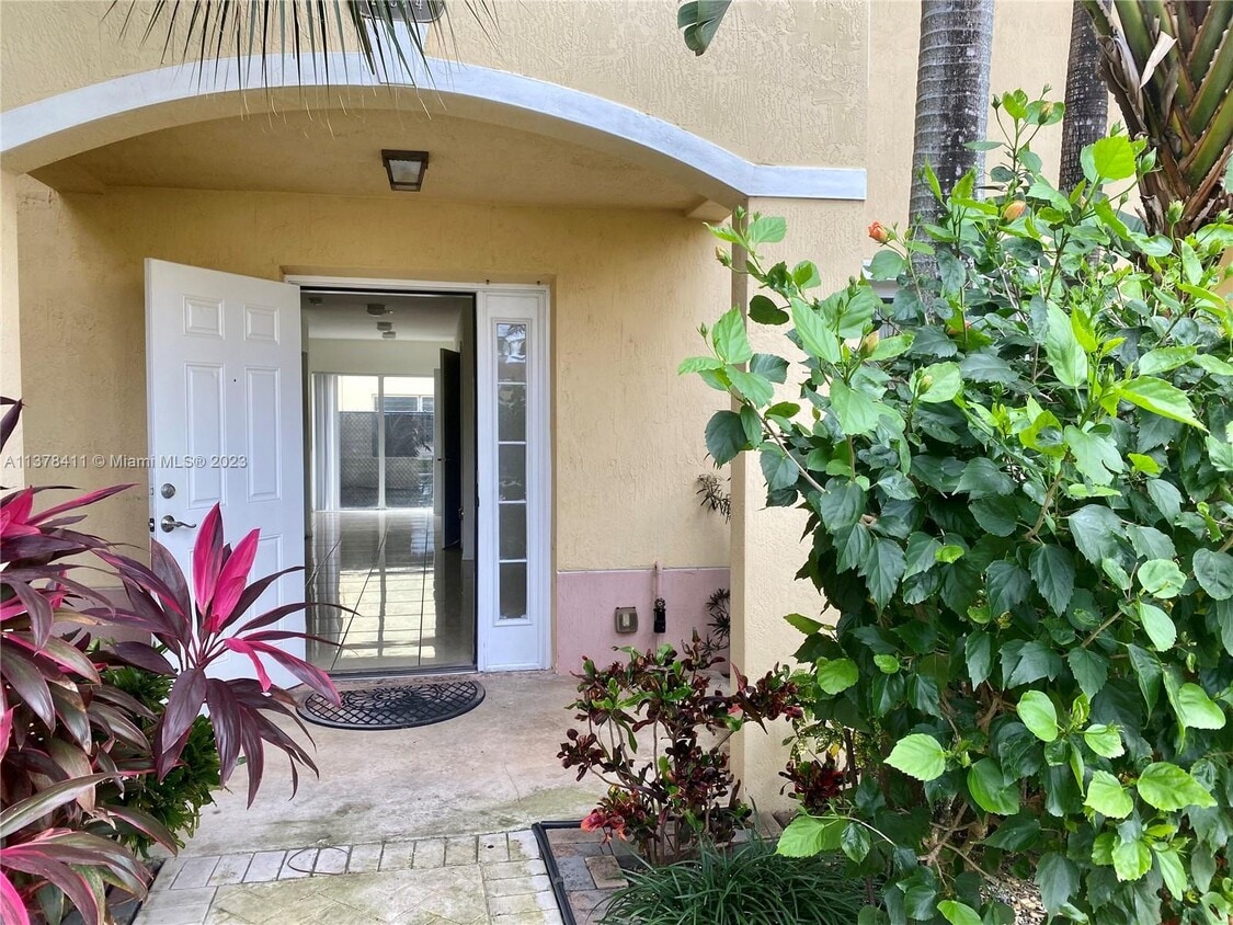 2032 NE 167th St, North Miami Beach, FL 33162 - Condo for Rent in North Miami Beach, FL ...