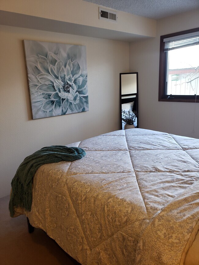 9645 Independence Dr Unit D110, Anchorage, AK 99507 - Condo for Rent in ...