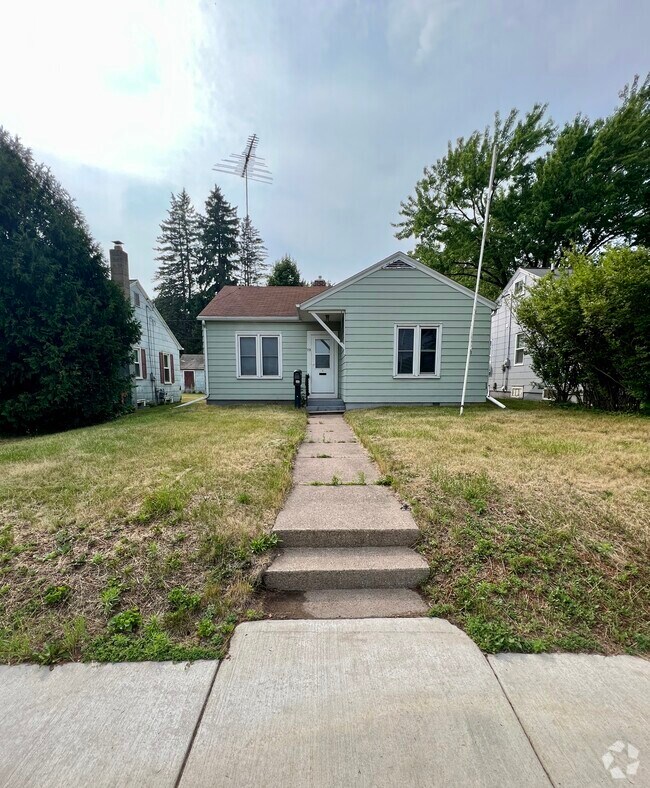 Apartments For Rent in Bowler, WI with Hardwood Floors - 1 Rentals | Apartments.com