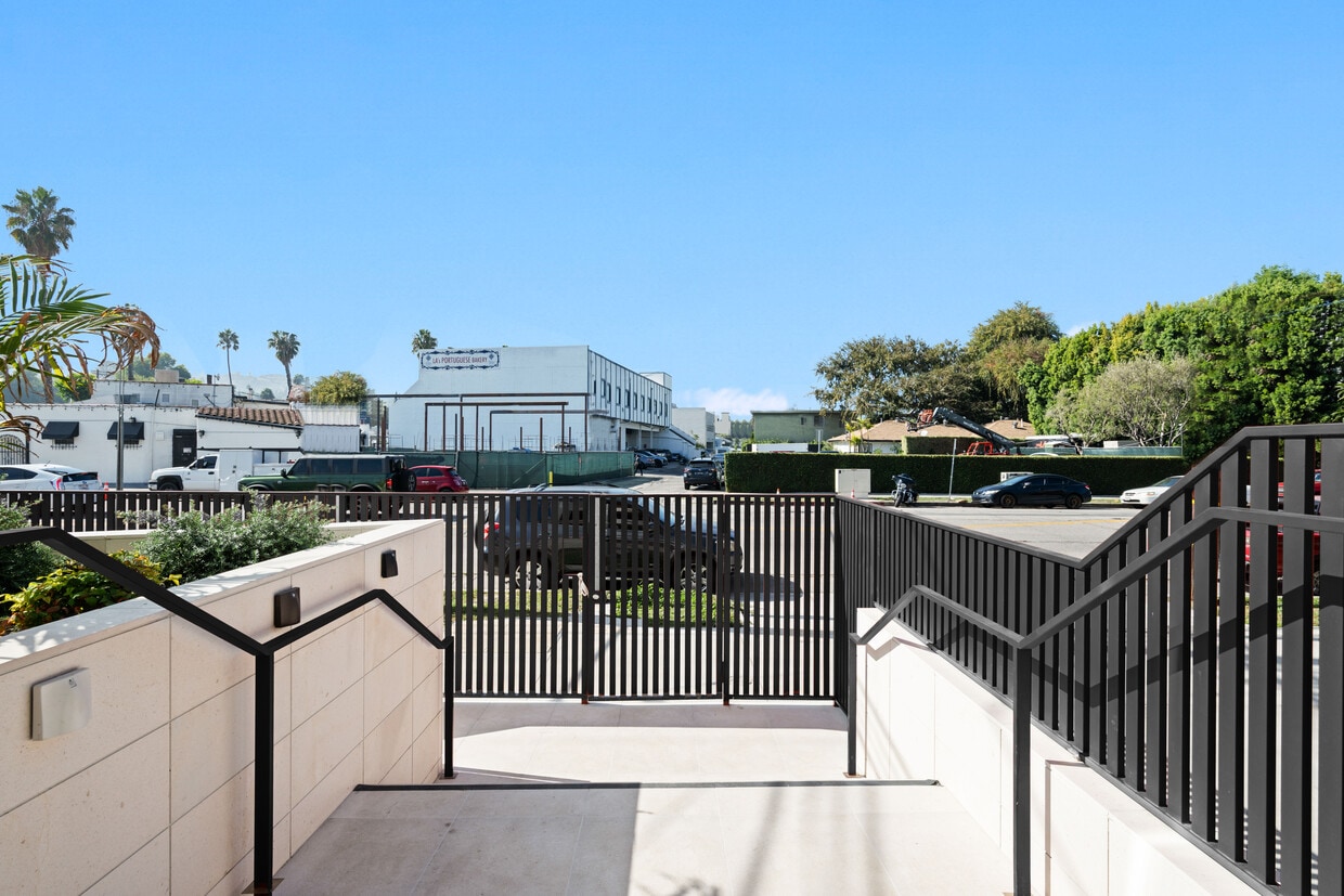 The Georgian Studio City - 4214 Fulton Ave Studio City, CA 91604 ...