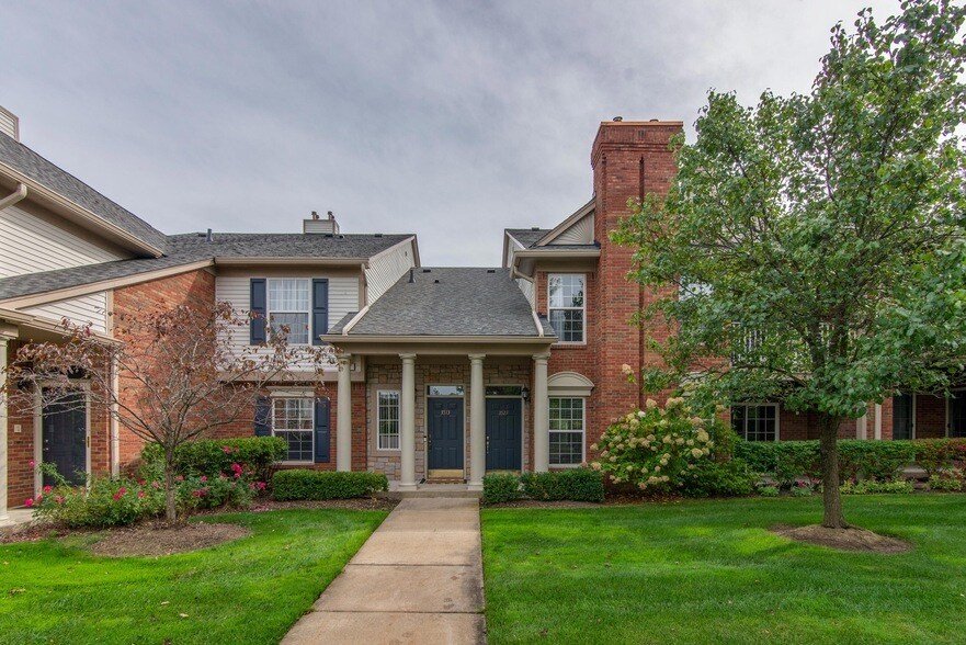 3523 Tremonte Cir Unit 296, Oakland charter Township, MI 48306 ...