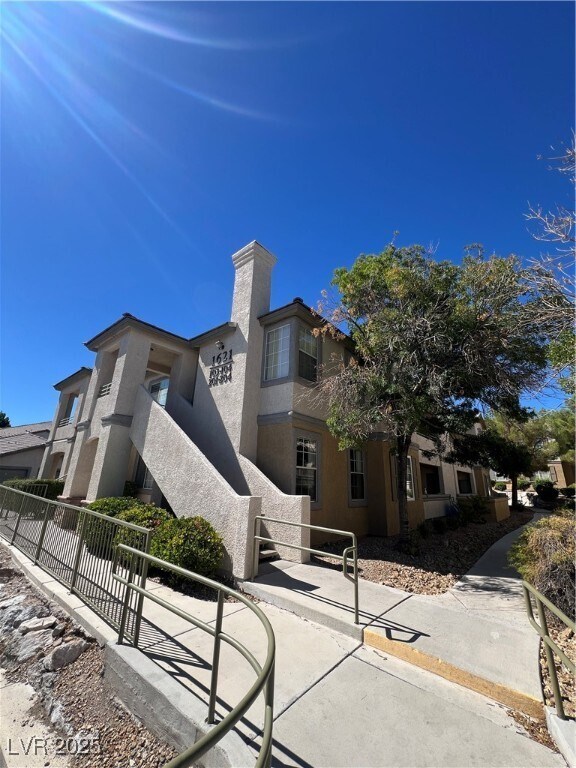 Aspenglen in the Crossing Apartments under $2,000 - Las Vegas, NV - Updated Today | Apartments.com