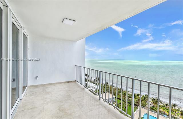 Cape Florida Apartments for Rent with High Ceilings - Key Biscayne, FL ...