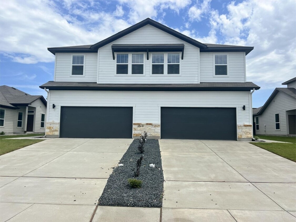 746 Staglin St, Buda, TX 78610 - Townhome Rentals in Buda TX ...