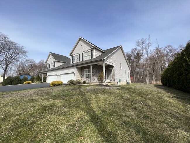 737/739-739 Grooms Rd, Rexford, NY 12148 - Townhome Rentals in Rexford ...