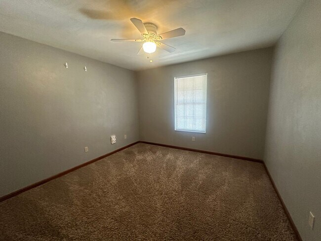 475 Teal Ln Unit D, Tallahassee, FL 32308 - Room for Rent in ...