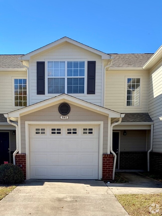 Riverchase Apartments for Rent with Extra Storage - Crestview, FL ...