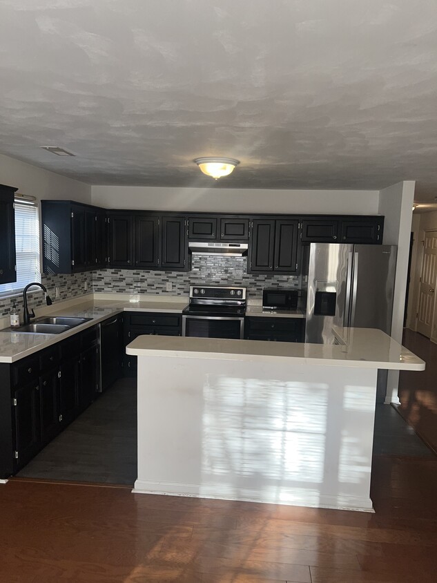 1015 E Balview Ave, Norfolk, VA 23503 - House Rental in Norfolk, VA | Apartments.com