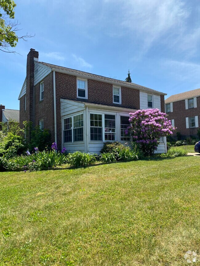 Henry on the Park Apartments for Rent with Extra Storage - Philadelphia ...