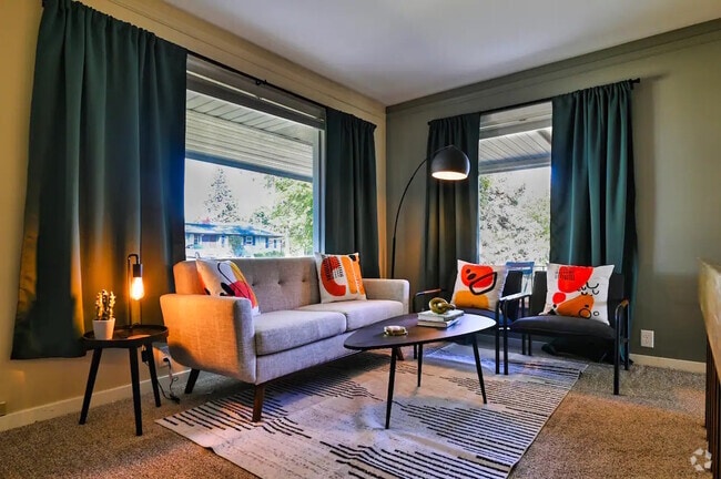 Benson Gardens Apartments for Rent with EV Charging - Omaha, NE - 1 ...