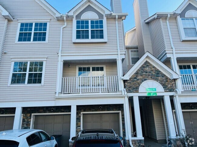 The Village Pointe Apartments for Rent with Parking - Edison, NJ ...