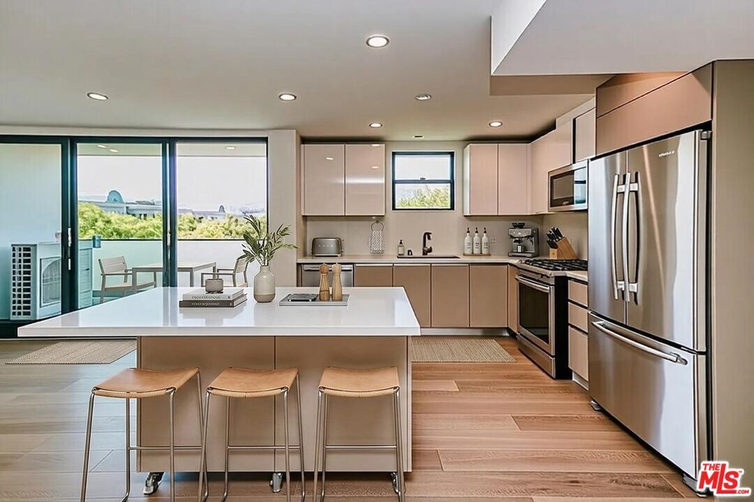 328 N Maple Dr Unit 303, Beverly Hills, CA 90210 | Apartments.com
