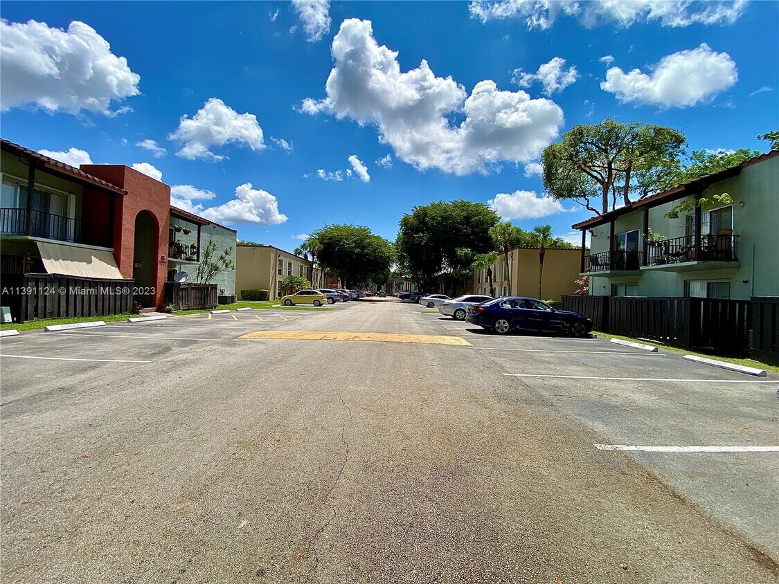 10822 N Kendall Dr Unit S23, Miami, FL 33176 - Condo for Rent in Miami ...