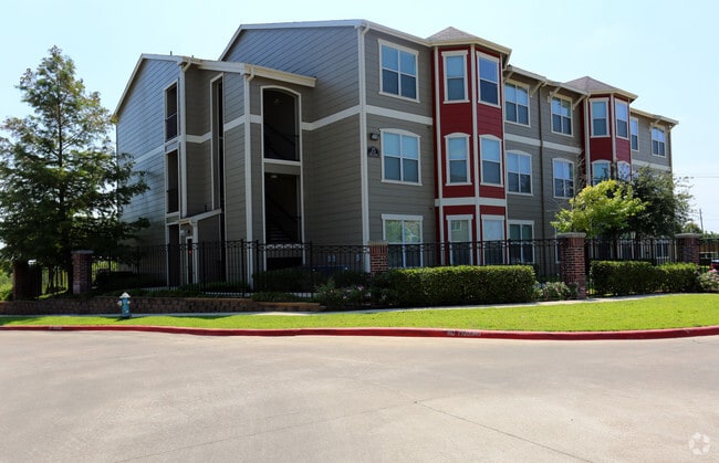 The Crossings At Hillcroft