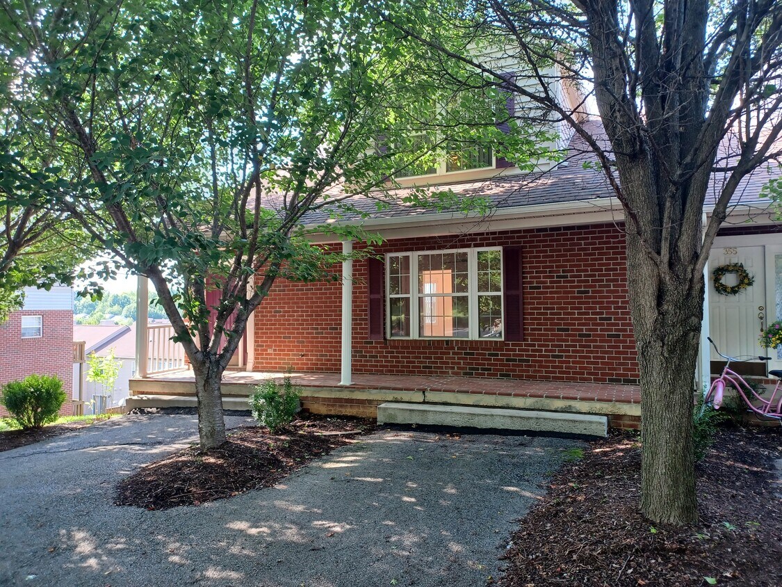 365 Tall Oak Blvd, Christiansburg, VA 24073 - Townhome Rentals in ...