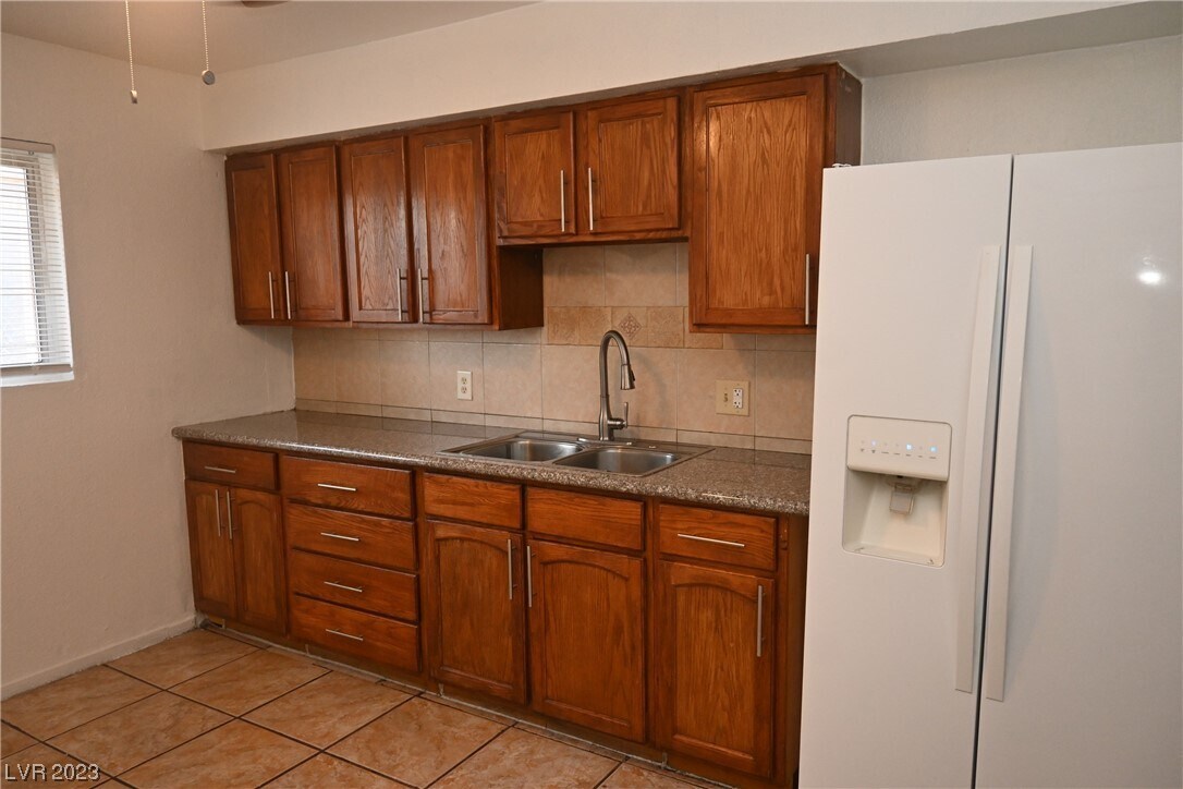 725-711 N 11th St Unit 1, Las Vegas, NV 89101 - Room for Rent in Las ...