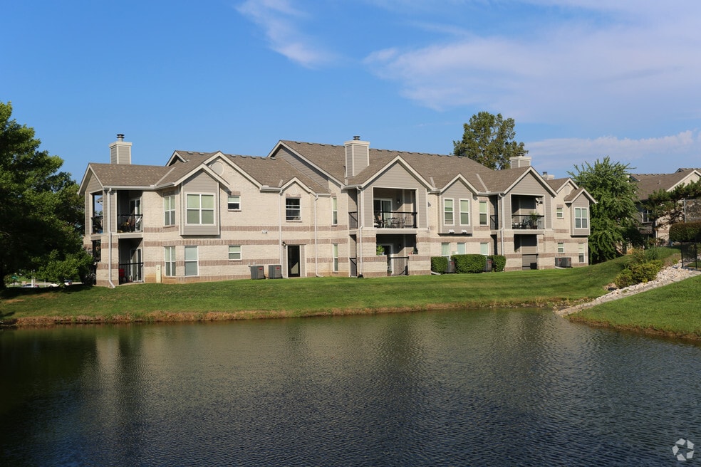 Apartments for Rent with a Walk-In Closet in Hawthorne, Overland Park ...
