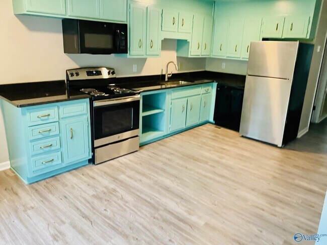 9020 Mahogany Row SE Unit A, Huntsville, AL 35802 - Room for Rent in ...