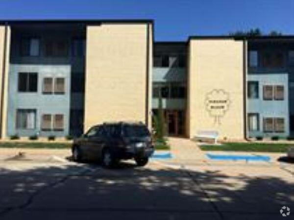 Houses for Rent with High Ceilings in Strang NE