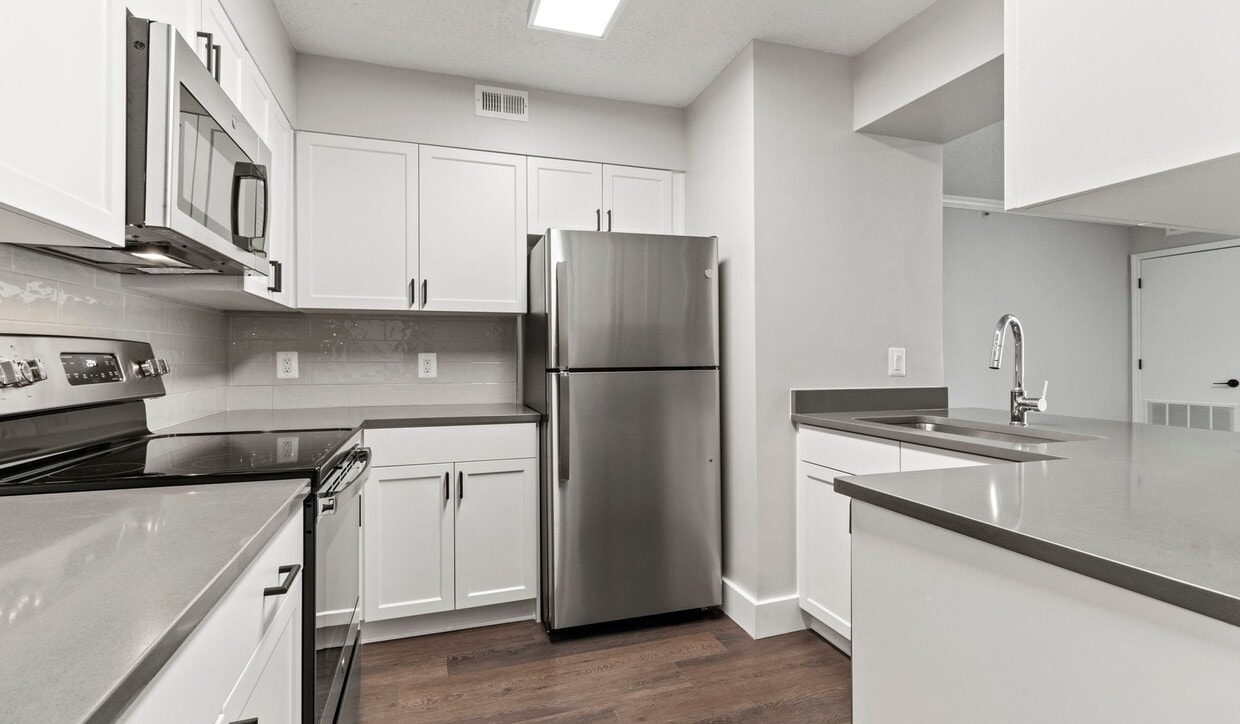 Huntington Gateway - 5982 Richmond Hwy Alexandria, VA 22303 ...