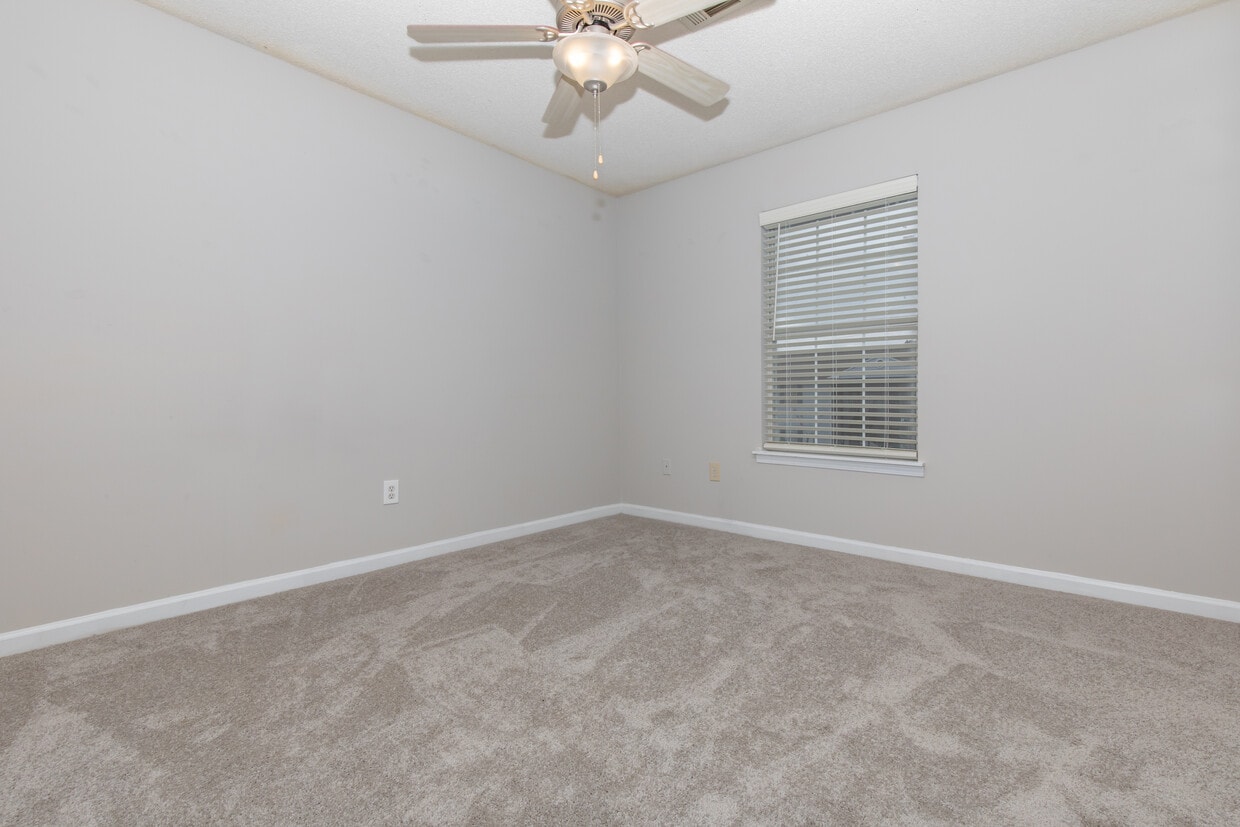 The Park at St. Andrews - 2119 Woodland Way Jackson, MS 39209 ...