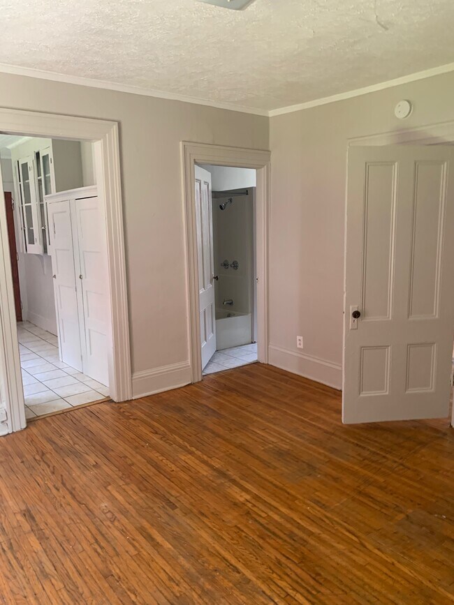 34 Alexander St, Rochester, NY 14620 Apartments - Rochester, NY ...