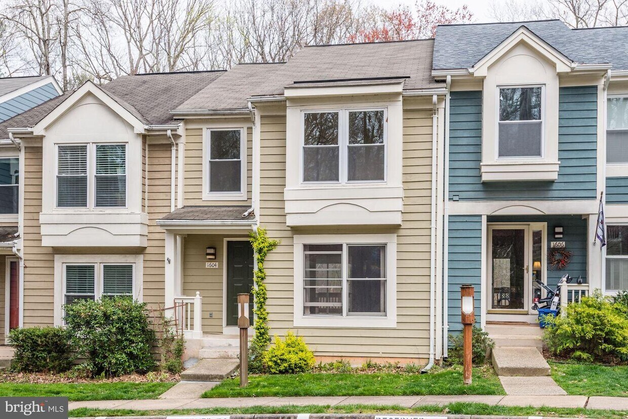 1604 Oak Spring Way, Reston, VA 20190 - Townhome Rentals in Reston VA ...