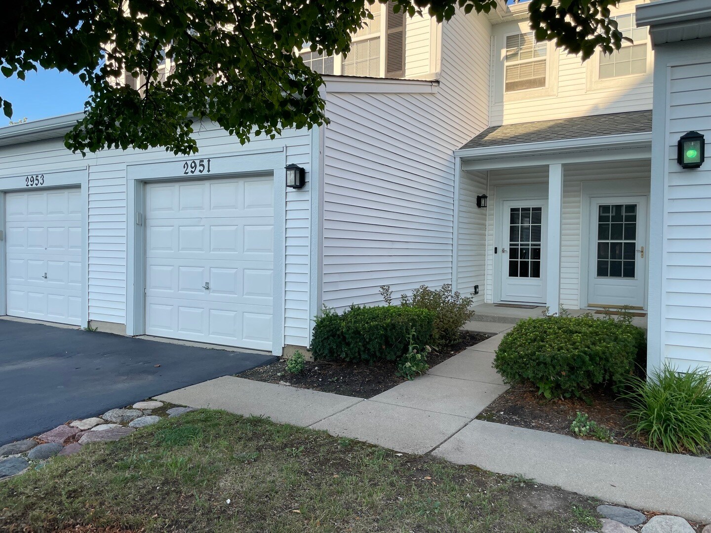 2951 Falling Waters Dr, Lindenhurst, IL 60046 - Townhome Rentals in ...