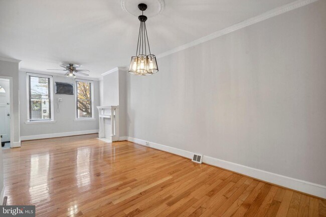 876 N Taylor St, Philadelphia, PA 19130 - Townhome Rentals in ...