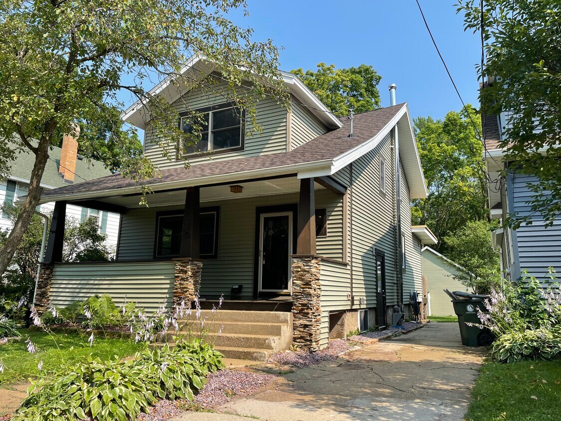 1825 E Main St, Madison, WI 53704 - House Rental in Madison, WI ...