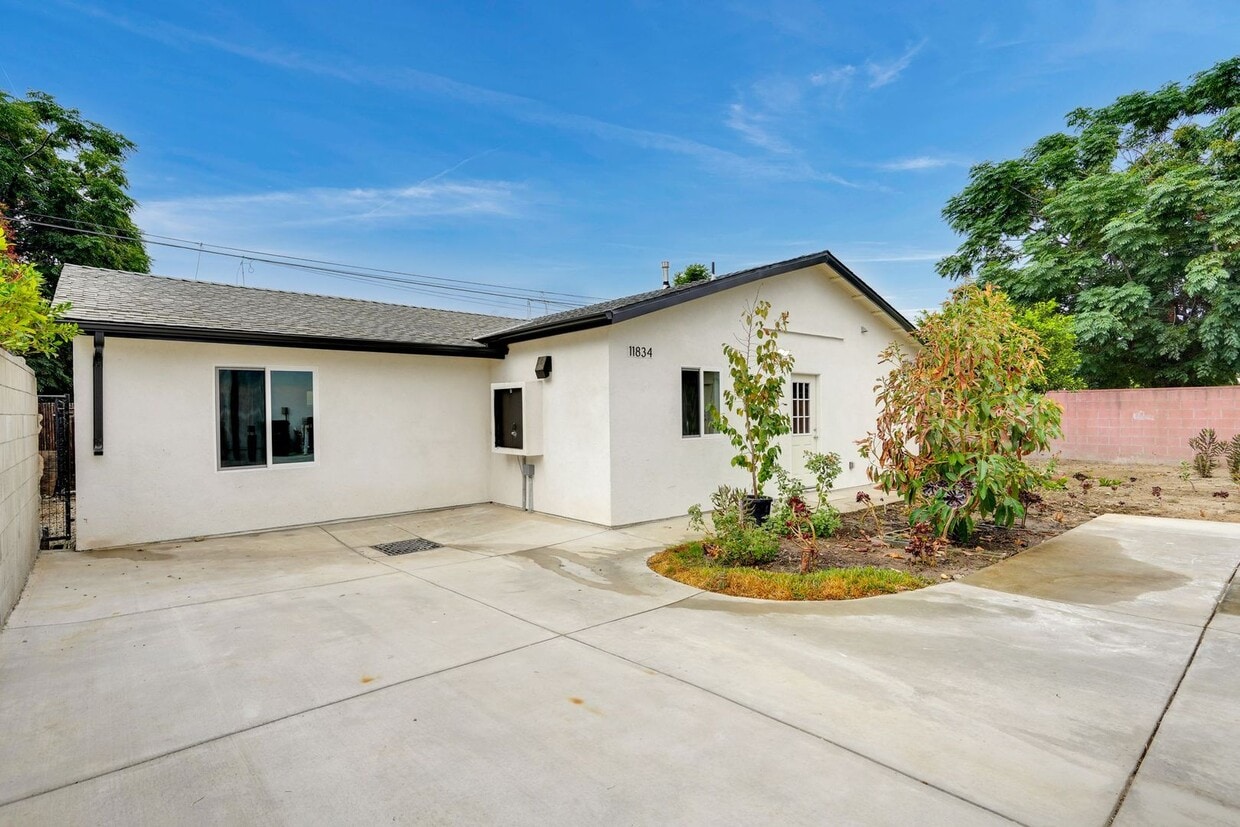 11836 Strathern St Unit 11834, Los Angeles, CA 91605 - Room for Rent in ...