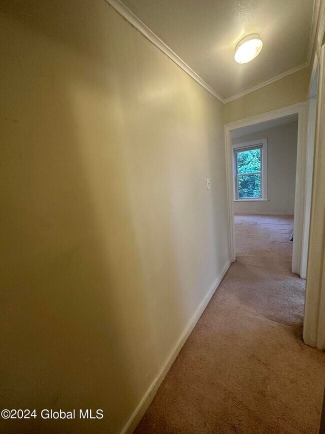 255 Main St Unit 2, Amsterdam, NY 12010 - Room for Rent in Amsterdam ...