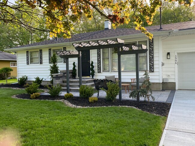 Pinewood Acres Laurel Hill Apartments for Rent - Brunswick, OH ...