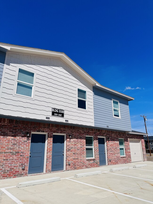 Apartments for Rent with High Ceilings in Brookesmith TX