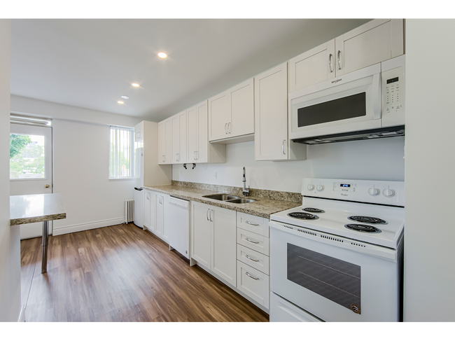 161 St George St, Toronto, ON M5R 2M3 Apartments - 161 St George St ...