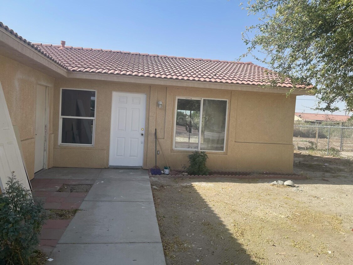 1225 Bering Ave, Thermal, CA 92274 - House Rental in Thermal, CA ...