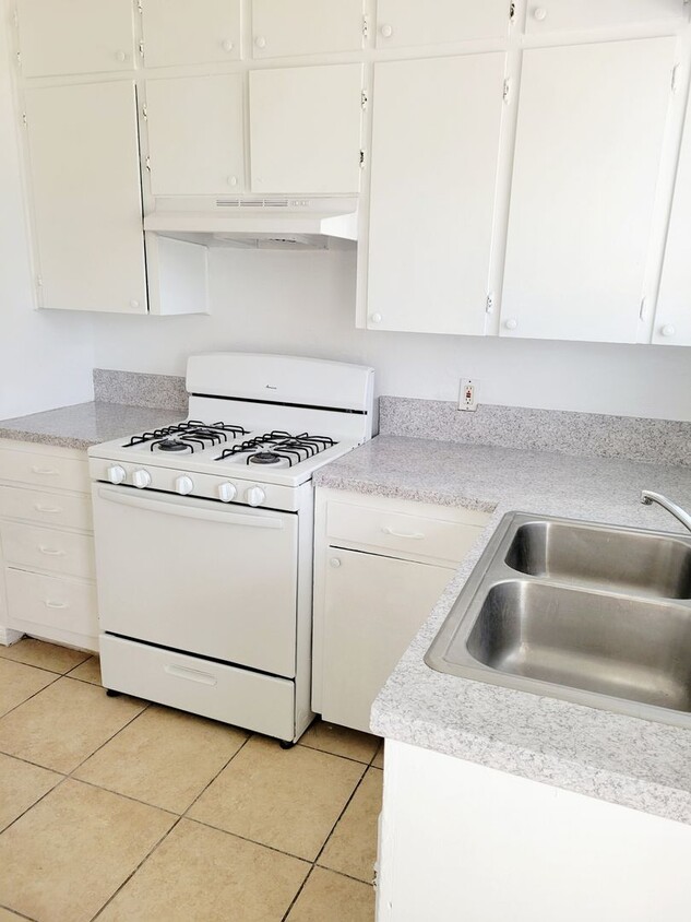 1709-1711 Alamo Ave Unit 1709, Killeen, TX 76541 - Room for Rent in ...