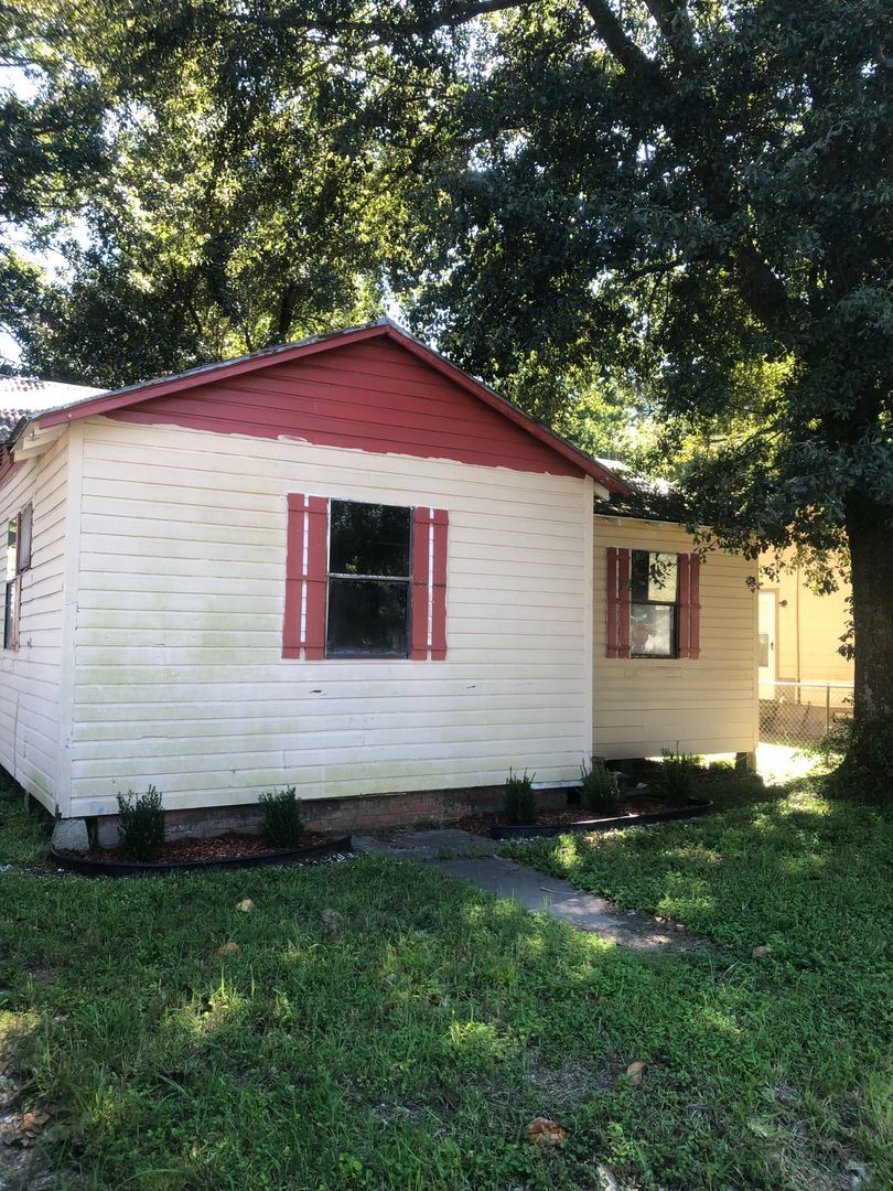 102 Roy St, Lafayette, LA 70501 - House Rental in Lafayette, LA ...