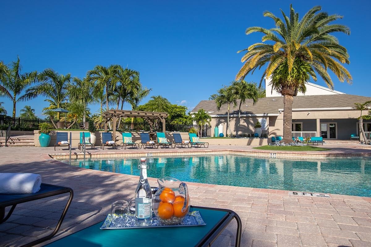 The View at Waters Edge Apartments - 6175 Reflections Blvd Lantana, FL ...