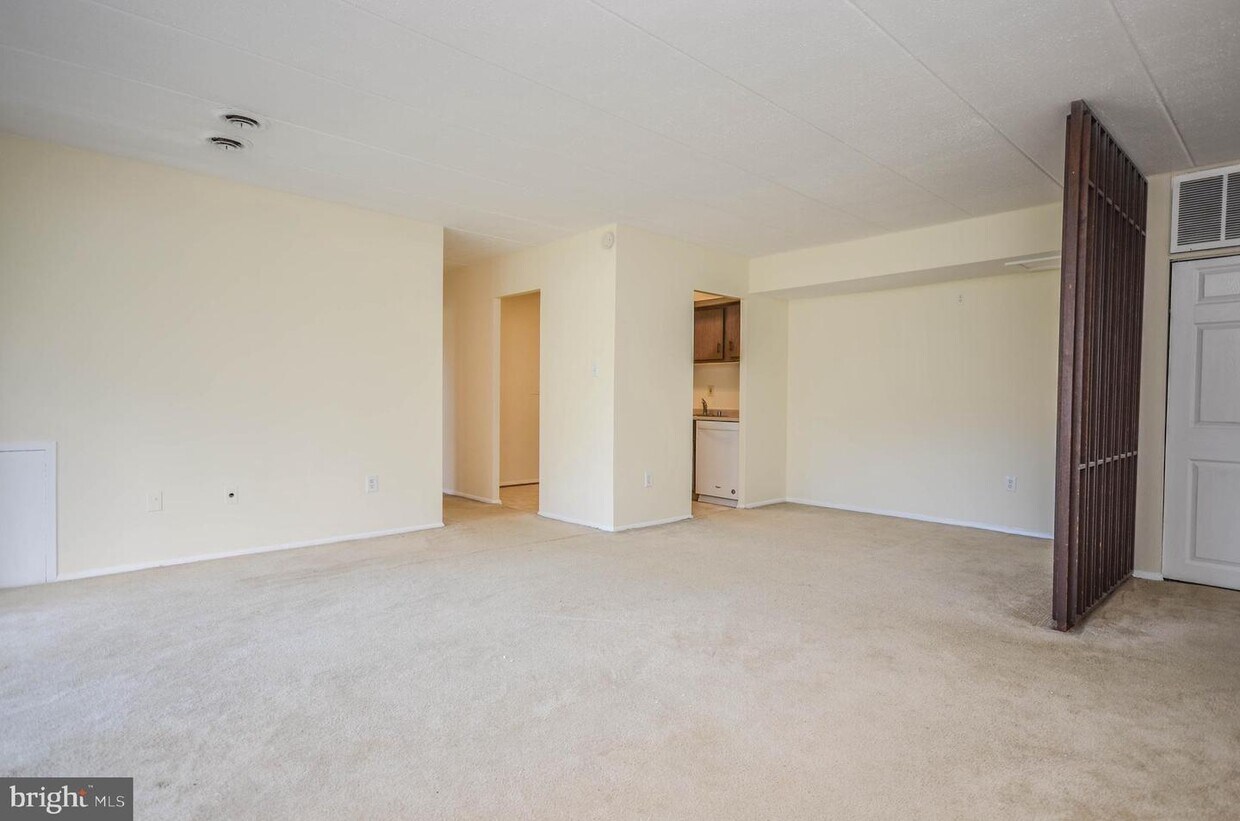 2624 Wagon Dr Unit 304, Alexandria, VA 22303 - Room for Rent in ...