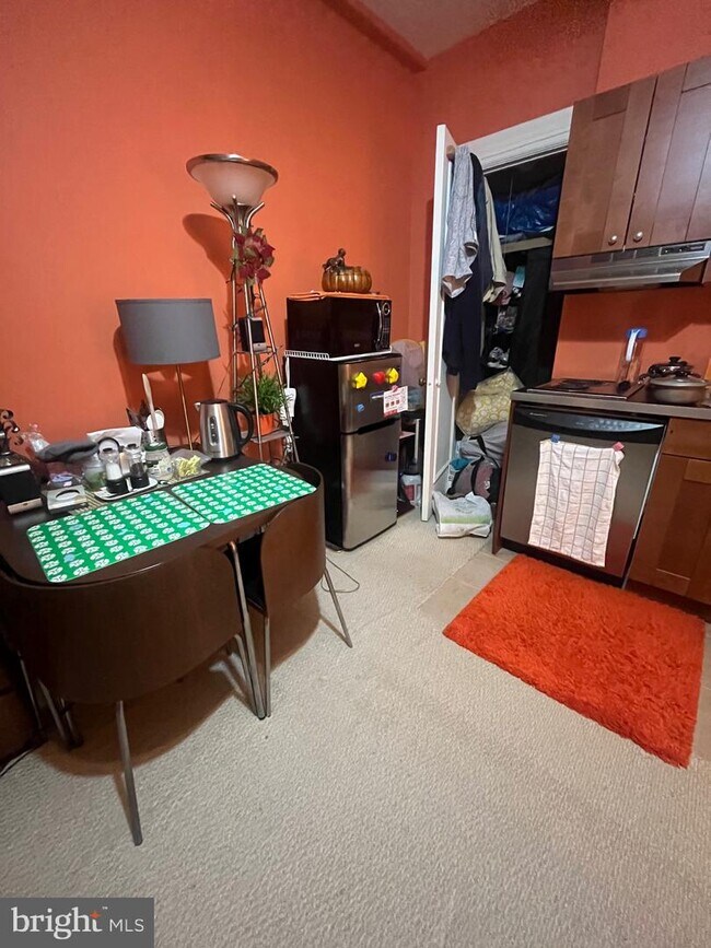 1324 Locust St Unit 421, Philadelphia, PA 19107 - Room for Rent in ...