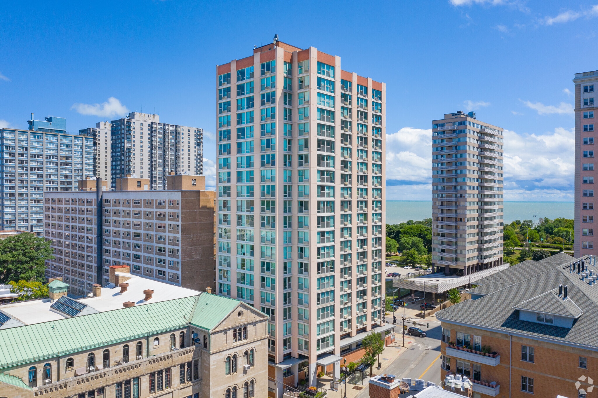 The Bryn - 5600 N Sheridan Rd - 5600 N Sheridan Rd Chicago, IL 60660 ...