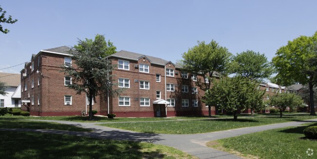 Chilton Hall Apartments - 127 Chilton St Elizabeth, NJ - Apartments for ...